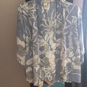 Anthropologie | Jackets & Coats | Akemi Kin Floral Kimono One Size Fits ...